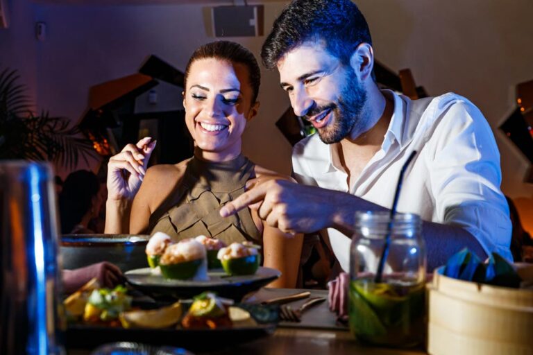 Cenas con espectáculo en Madrid | Bule Bule